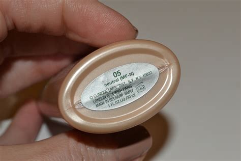 Clinique Even Better Makeup Foundation Review, Swatches, Before & After ...