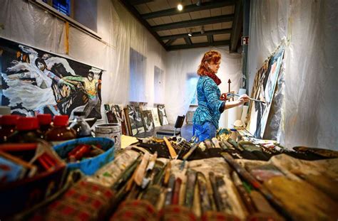 Atelier in Waiblingen: Neue Kunst auf alten Landkarten - Rems-Murr-Kreis
