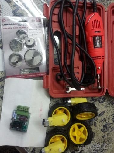網路神人教你輕鬆動手 DIY 遙控汽車和 Arduino 機器人專用的四輪驅動車 三嘻行動哇 Yipee