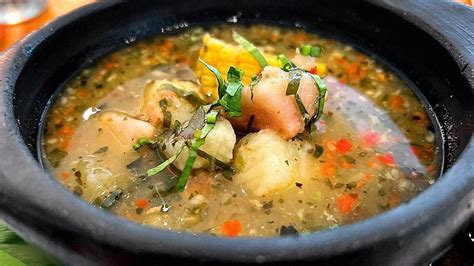 산코초sancocho 파나마 닭고기와 야채 수프