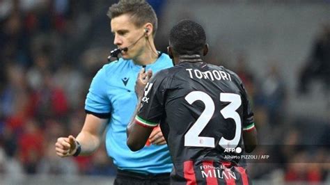 Kontroversi Wasit Daniel Siebert Uefa Utang Penjelasan Kepada Ac Milan Dan Suporter Rossoneri