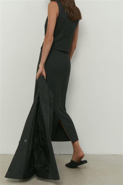 Жіночі спідниці міді — купити спідницю середньої довжини The Lace