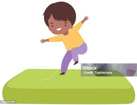 귀여운 소년 수신 거부 에 A 팽창식 트램폴린 행복한 아이 트램폴린 과 데 재미 활동적인 어린이 레저 벡터 일러스트 개념에 대한 스톡 벡터 아트 및 기타 이미지 Istock