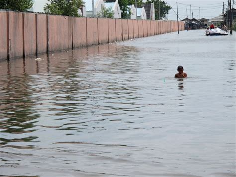 Indonesia In Flood Prone Jakarta Will Giant Sea Wall Plan Sink Or Swim FloodList