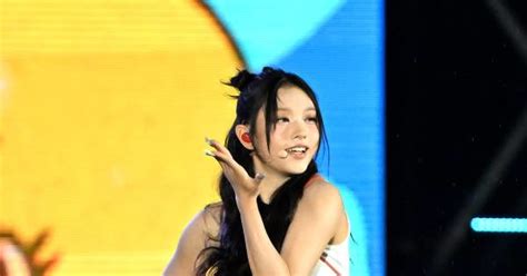 [포토] 뉴진스 해린 귀여운 아기 고양이