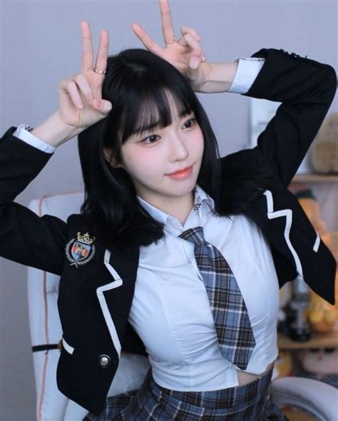 과즙세연 1에 있는 아아님의 핀 청소년 여자 패션 아름다운 소녀들 여자 교복