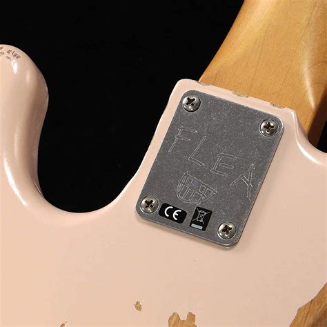 Fender Flea Jazz Bass Shell Pink Authentic Flea Tone