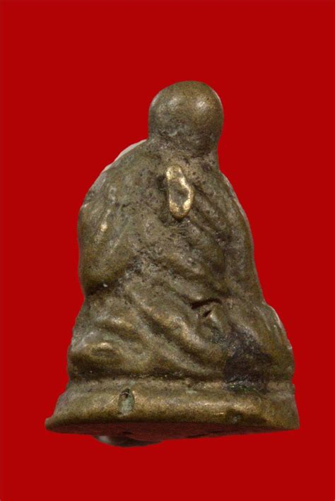 รูปหล่อโบราณหลวงพ่อแซ่ม ร้าน เดชศิริลักษ์