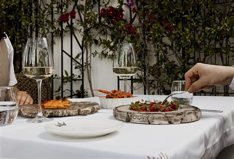 Luxury Dinning The Crown Tirana