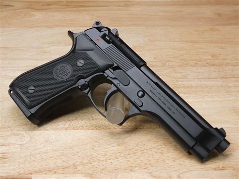 Beretta 92fs 9mm D4 Guns