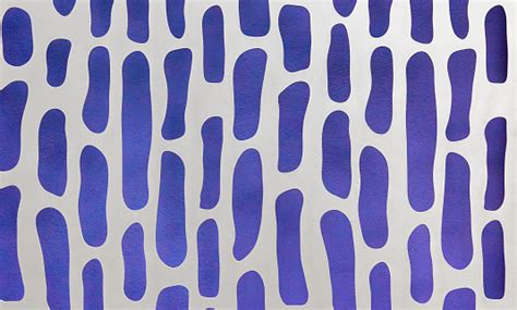 흰색 배경에 추상적인 파란색 기하학적 모양 길쭉한 방울로 구성 0명에 대한 스톡 사진 및 기타 이미지 0명 개념 거친