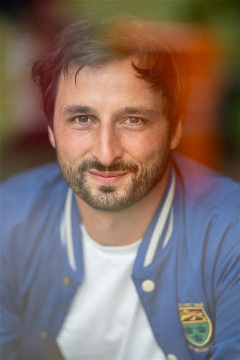 Antoine Croset Fiche Artiste Réalisateur Scénariste Artiste Interprète Agencesartistiques