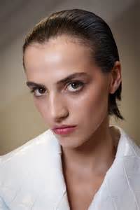 تسريحات شعر قصير جداً بأسلوب عصري وجريء مجلة هي