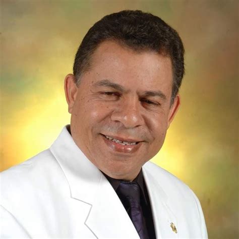 Raphy Rey Celebra 50 Años Incursionando En La Música Cristiana Express Diario