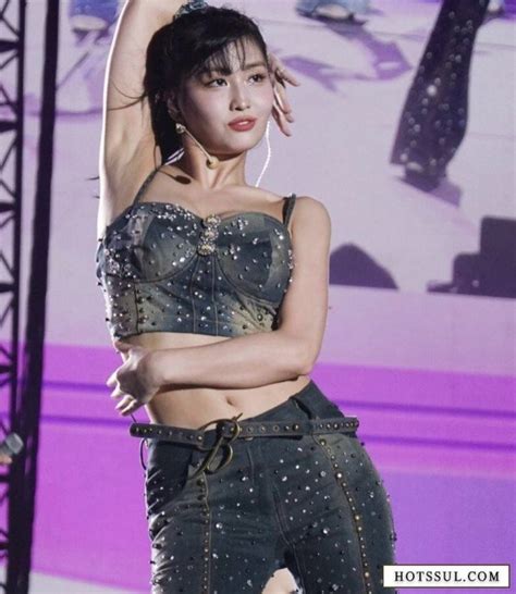 민소매 겨드랑이 트와이스 모모