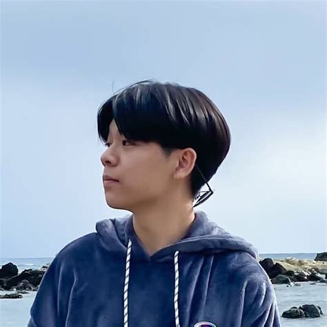 邱俊嶧 Junyi 1112 • Threads Say More