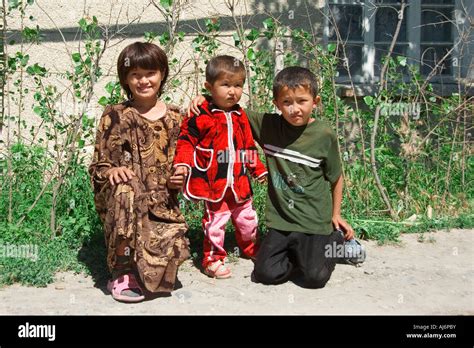 Uzbek children Uzbekistan Stock Photo - Alamy