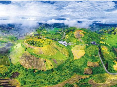 Núi Lửa Chư Bluk Địa điểm Hoàn Hảo Cho Trekking