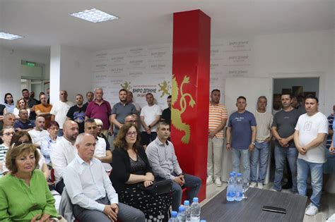 Hristijan Денес го посетив Општинскиот комитет на ВМРО ДПМНЕ во Битола Воодушевен сум од