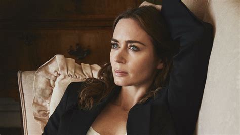 Emily Blunt Wallpaper Hd Celebrities K Wallpapers Images And Background Wallpapers Den