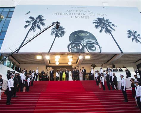 Dying For Sex Review Williams Shines Slate Excels Loud And Clear Reviews