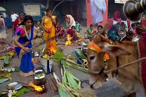 ආගමික වතාවත් ඉටුකරන හින්දු බැතිමතුන්