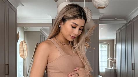 Neunter Monat Youtuberin Kisu Zeigt Hochschwanger Babybauch