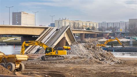 Dresden Weitere Risse An Carolabrücke Entdeckt Arbeiten Ausgesetzt Der Spiegel