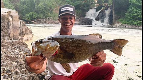 Fishing For Giant Smallmouth Bass In Local Urban Waters Youtube