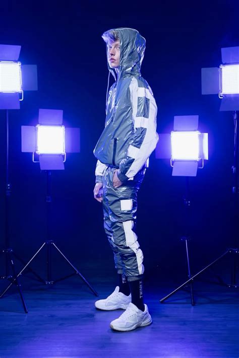 Pin By Twink X On Twink X Hero Black Red Shop Black And Red