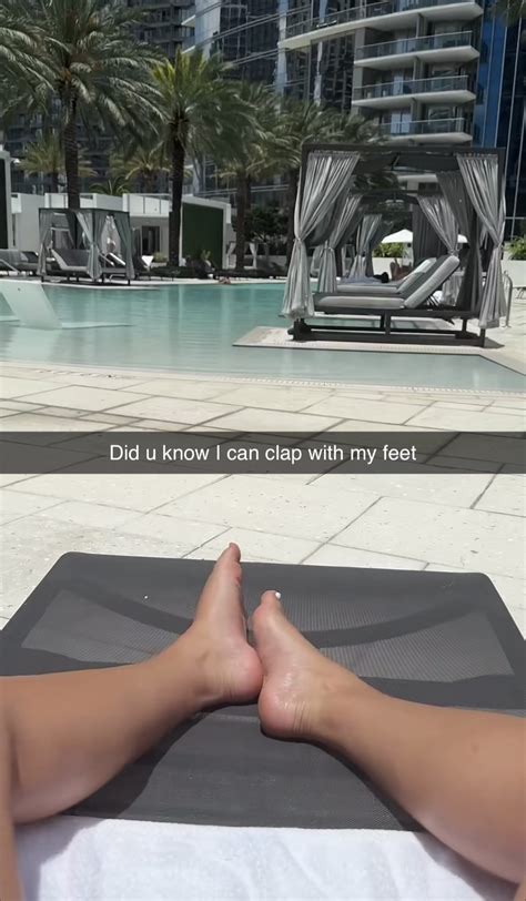 Camilla Araújo Feet