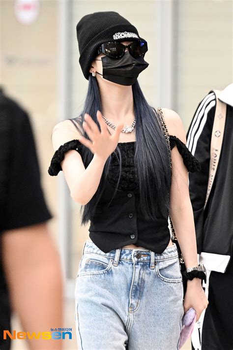 베이비몬스터 아사 ‘팬들 보며 다정한 인사[포토엔hd]