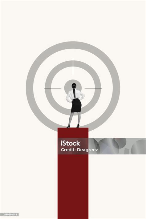 수직 이미지 포스터 콜라주 매력적인 젊은 비즈니스 레이디 서 최고 열 도달 대상 거대한 목표 점 성공적인 성취 30 34세에 대한 스톡 사진 및 기타 이미지 Istock