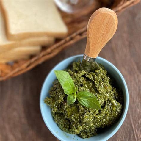 طرز تهیه سس پستو؛ با این آموزش مثل فست فودها درستش کن