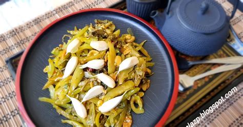 စိတ္ဝင္စားစရာ မာမာရဲ႔ ဝါသနာမ်ား ခရမ်းချဉ်သီးစိမ်း လက်ဖက်သုပ်