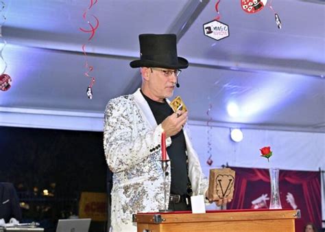 How A Corporate Magician Can Skyrocket Employee Engagement In Houston