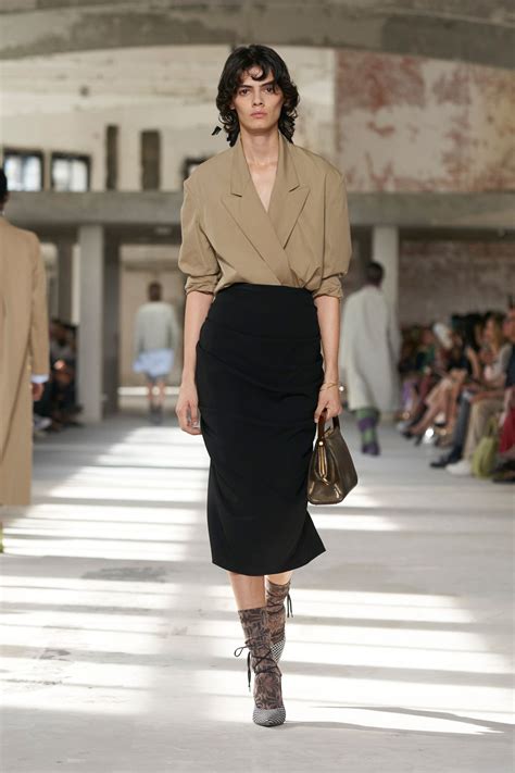 Gonna A Tubino Nera 2024 Modelli Eleganti Non Troppo Classici Vogue