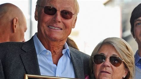 Er Spielte Den Batman Adam West Mit 88 Jahren Verstorben