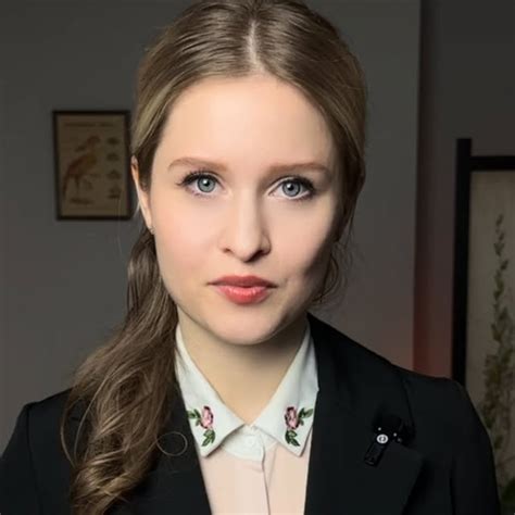 «Обожаю людей которые при знакомстве начинают ставить тебе диагноз по твоим татуировкам 🙄🙄🙄