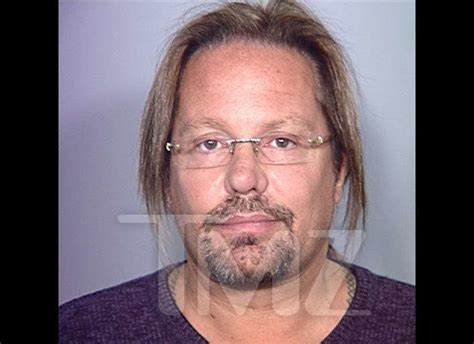 Vince Neil Checks Into Jail For Dui Huffpost Entertainment
