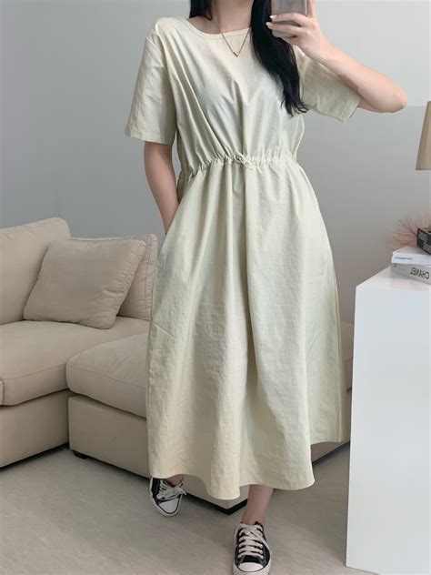 꾸안꾸 바스락 소재 아노락 밴딩 스트링 롱 원피스