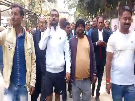 Mla Jairam Mahato Reached Court In Half Pants Know Whole Matter