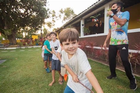 50mm 가족 강사 건강한 생활 공원 교육 그룹 활동 남아메리카 낮 놀이 놀이터 레저 레크리에이션 모임 모험 미소 짓는 브라질 브라질 사람