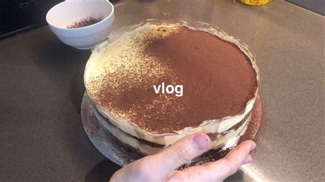 Vlog L 집순이 겸 자취생 겸 유학생 일상 홈메이드 티라미수 케이크🍰 애호박전 해먹기 백종원 레시피 태국요리 같은 시금치 덮밥 삼겹살 목살 구워먹는 먹는 일상 🐷