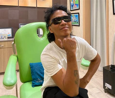 Penampilan Baru Kaka Di Konser Slank 25 Tahun Album Tujuh