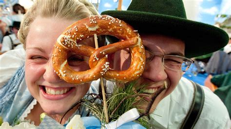 Eine Liegt Sogar Im Leichenmuseum Zehn Geheimnisse Rund Um Die Brezel