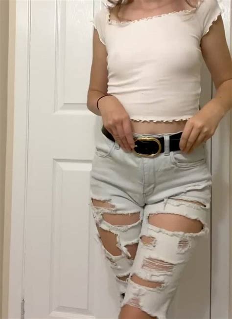 Enjoy This Petite Strip Tease 🥰 Scrolller