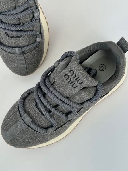 Кроссовки Miu Miu купить с доставкой по выгодным ценам в интернет магазине Ozon 1616564412