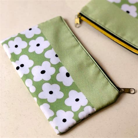 Breachit Customized Pouch Perfect Style For Cosmetics And Stationary