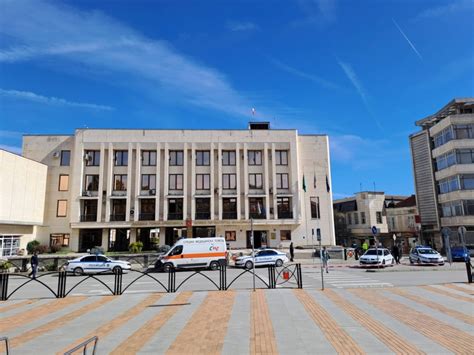 Сигнал за бомба в Община Горна Оряховица вдигна полицията на крак обновена Regnews Net